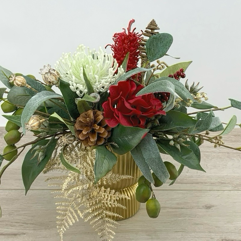 Teleflora s Quaint Christmas selling Bouquet